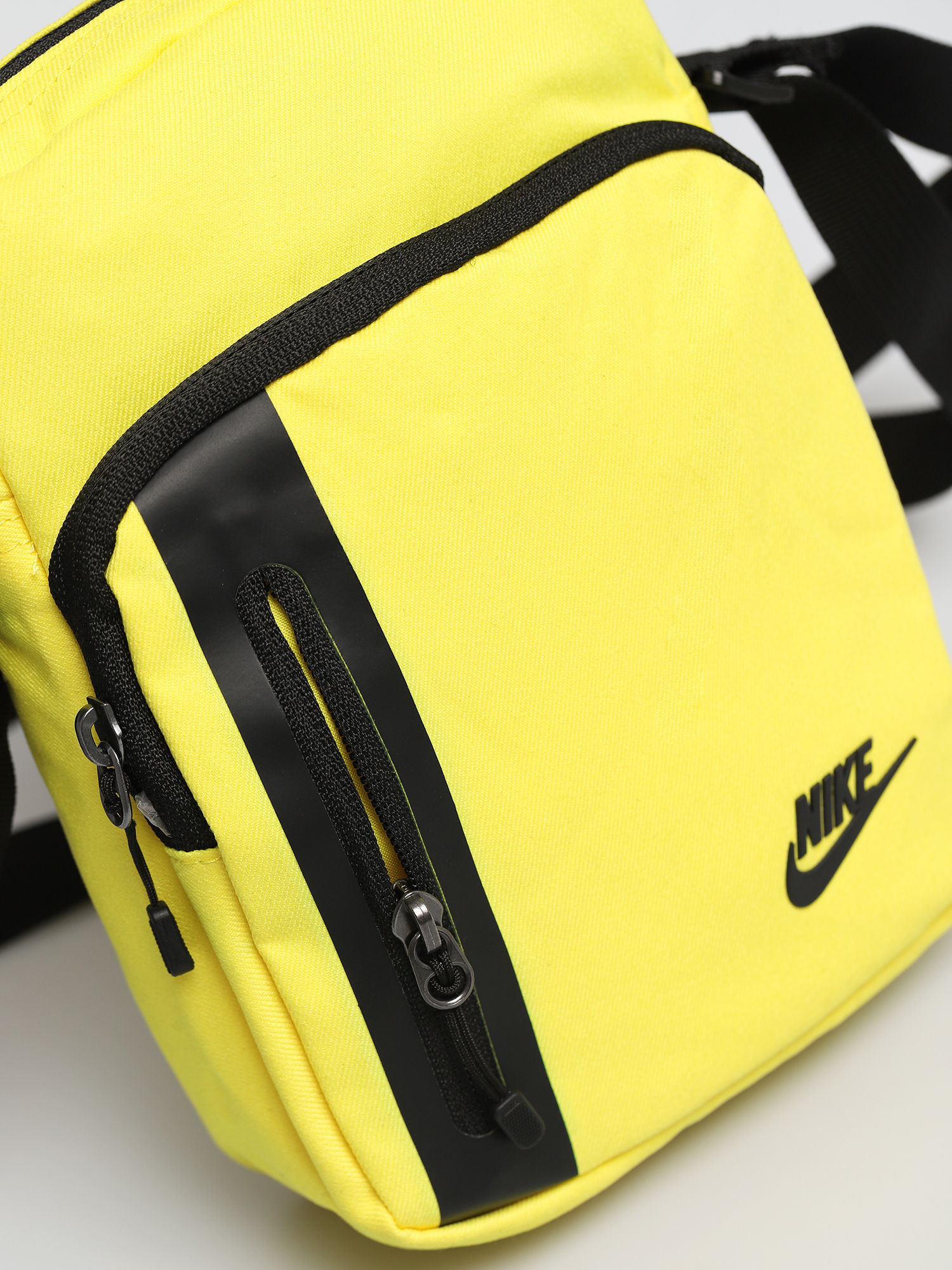 Nike Tech Bag (dynamic yellow/black/black)