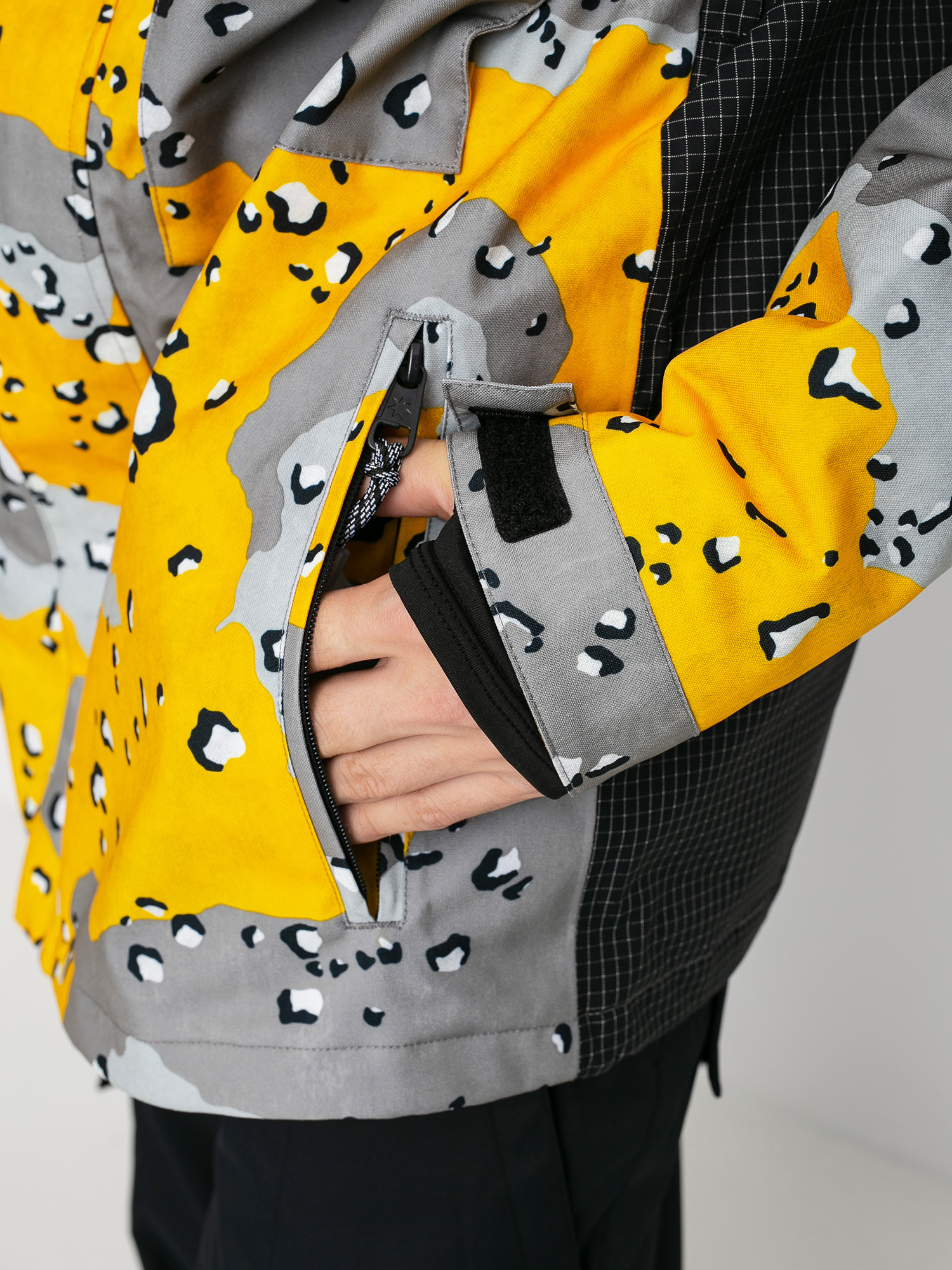 DC Defiant Snowboard jacket (chocolate chip lemon chro camo)