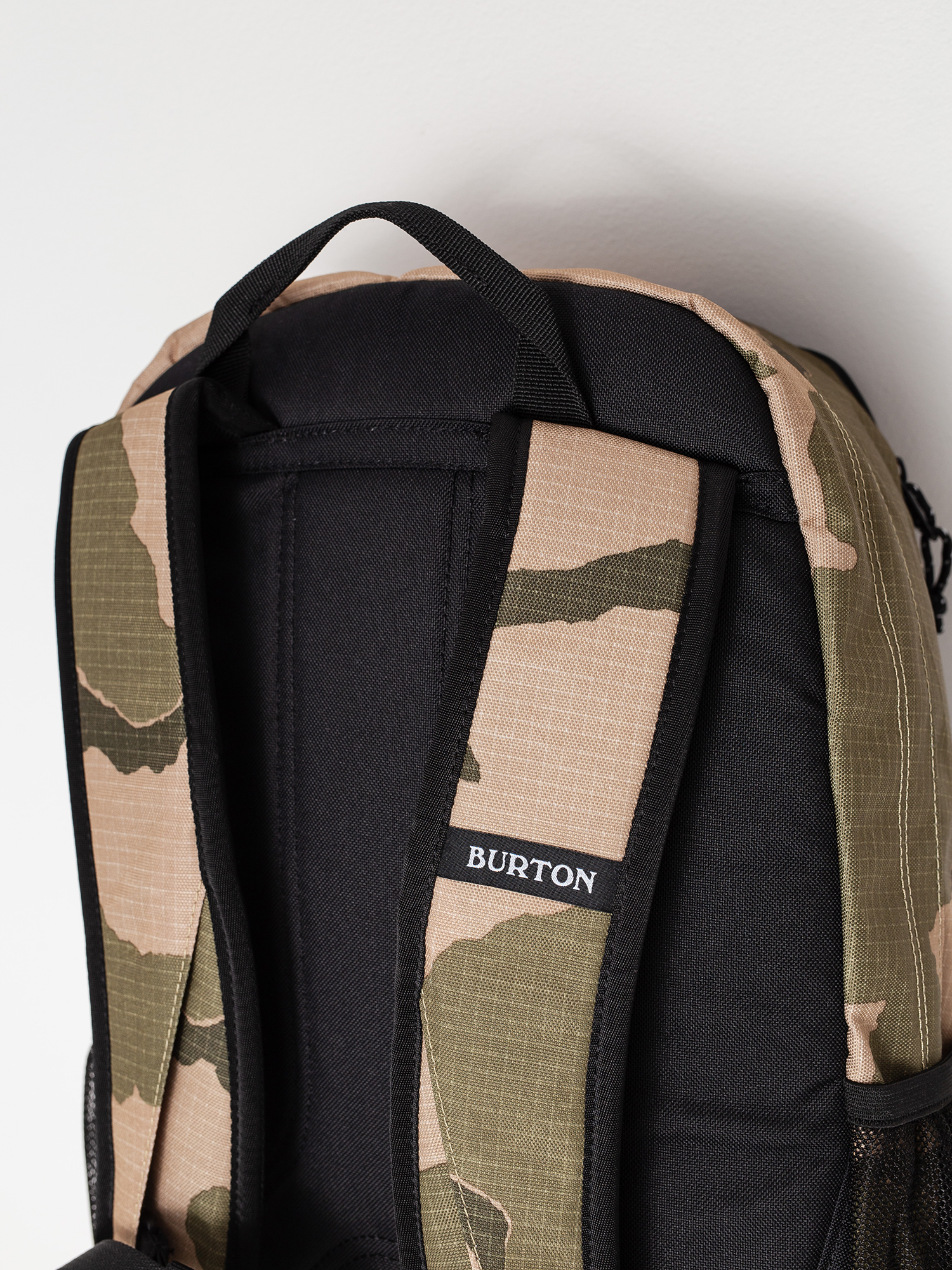 Burton Treble Yell 21L Backpack (barren camo print)