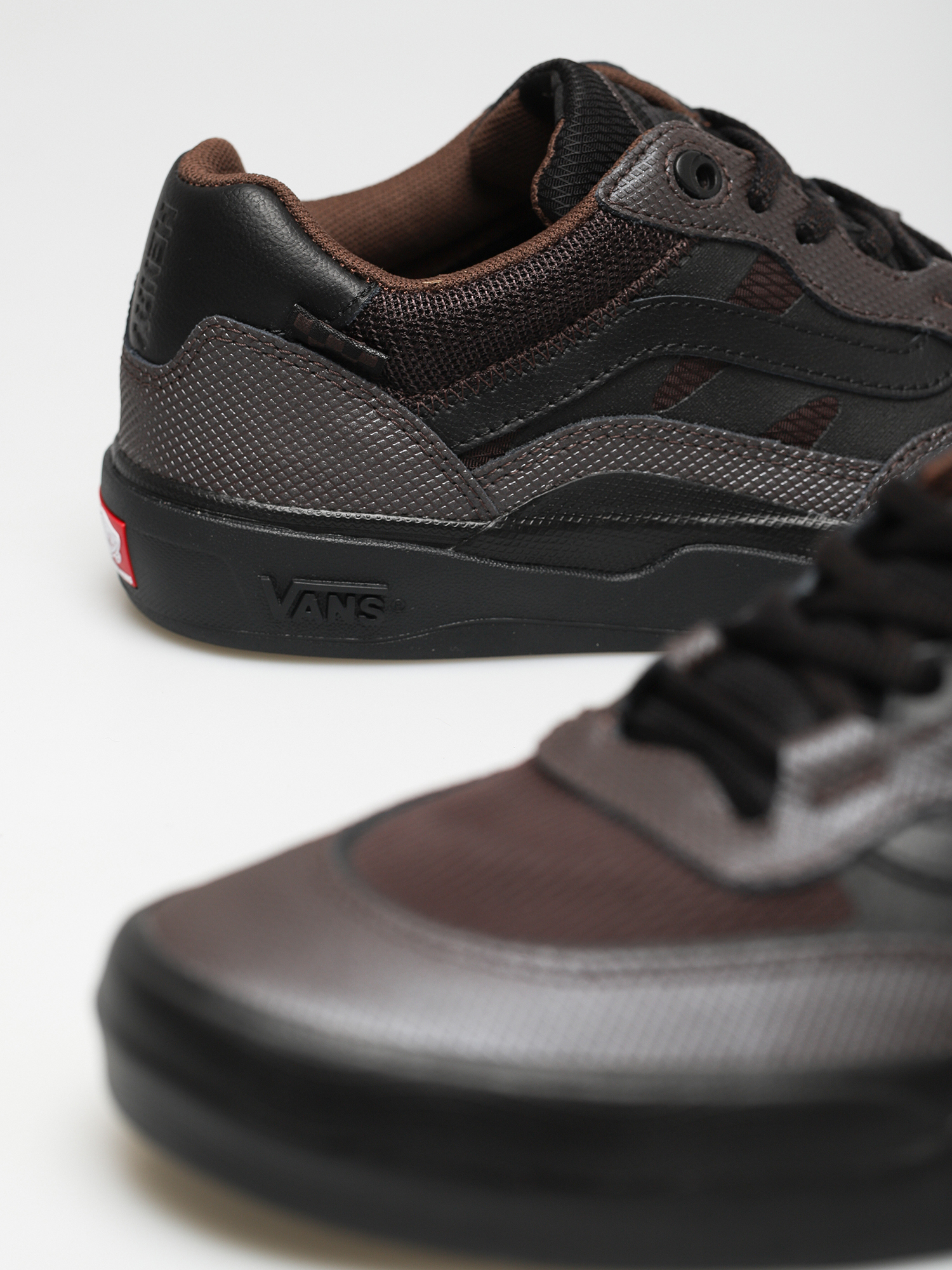 Vans X Justin Henry Wayvee Shoes (coffee bean)