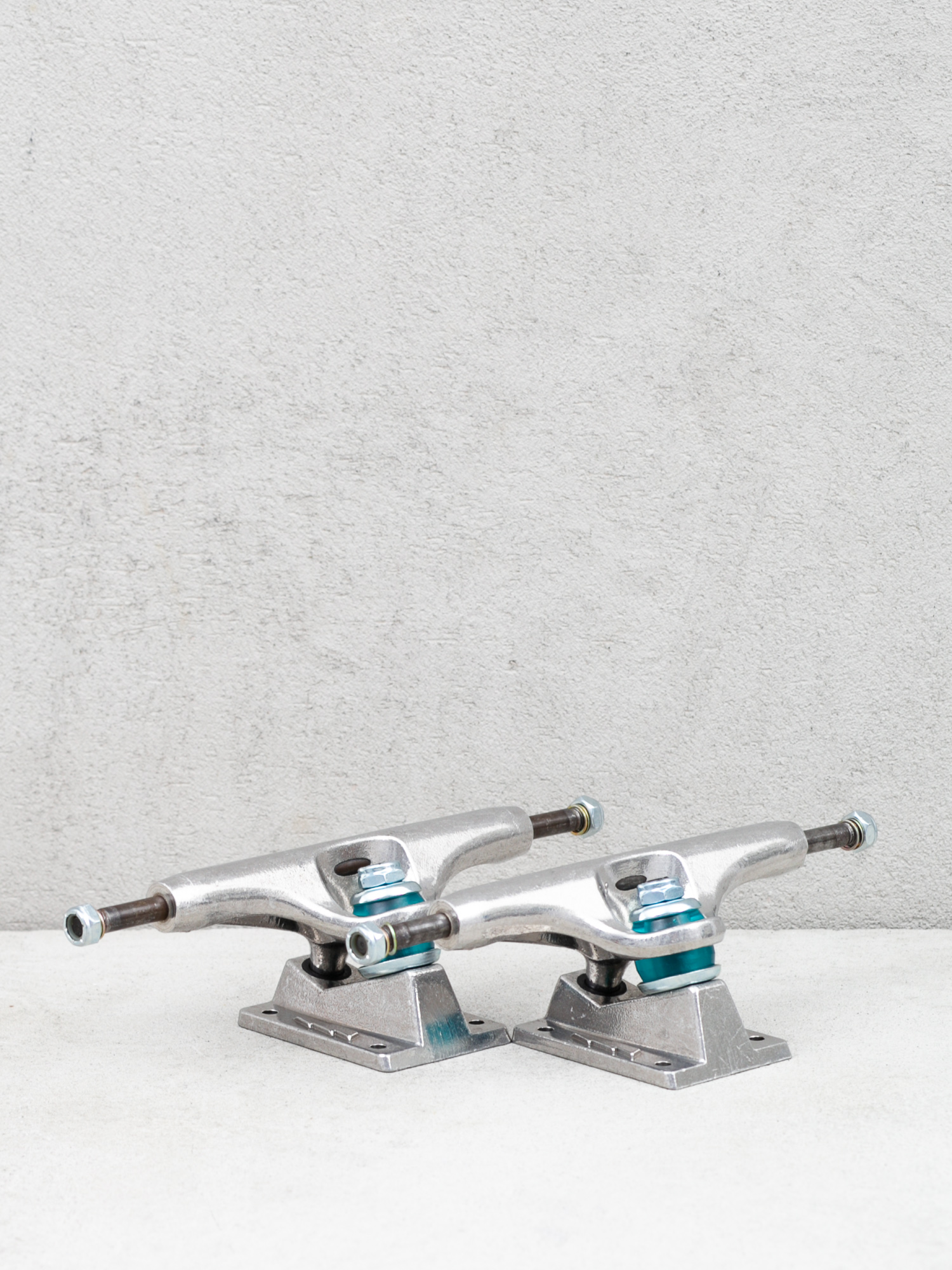 Thunder Villani Artist Tm Trucks (silver)