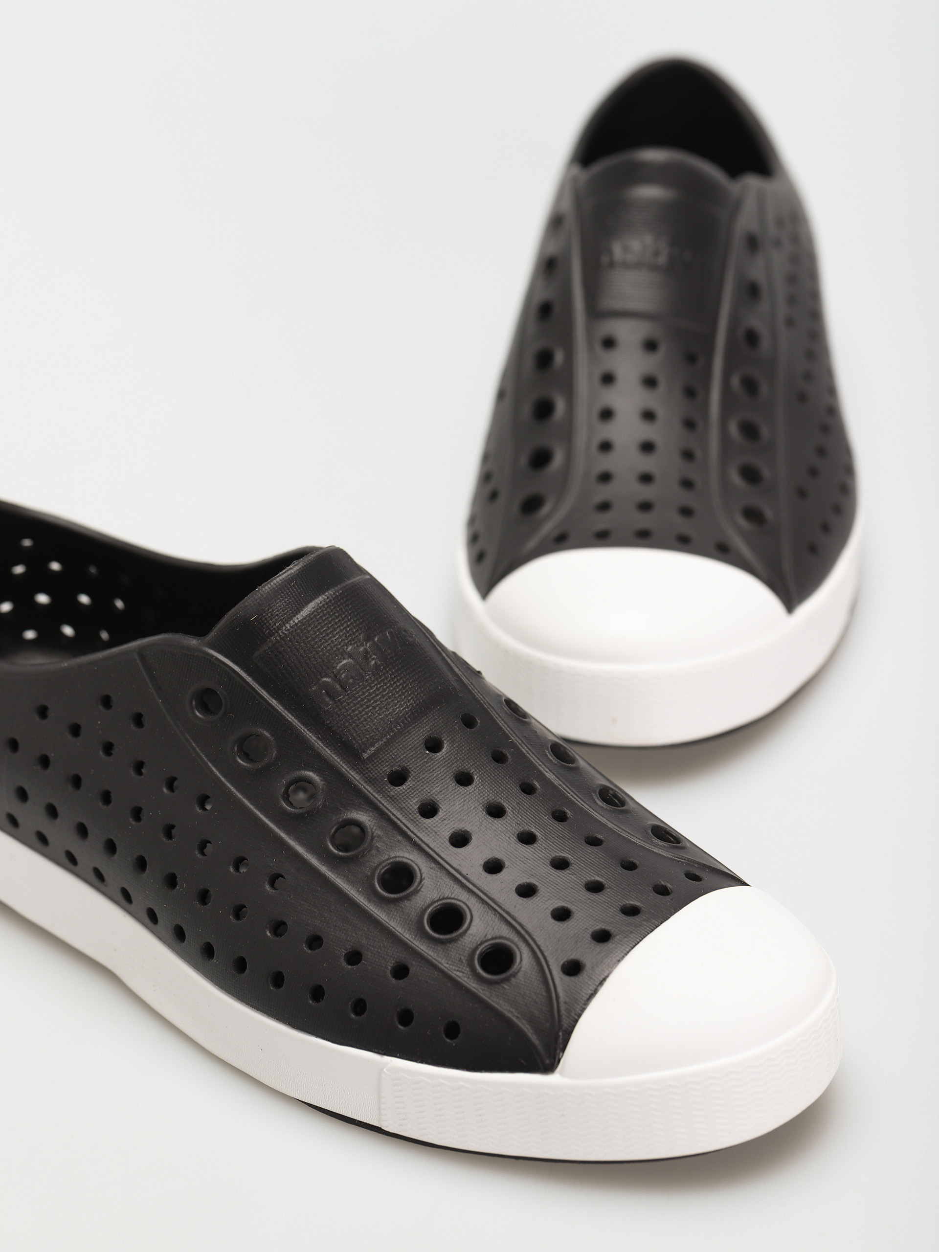 Native Jefferson Shoes (jiffy black/shell white)