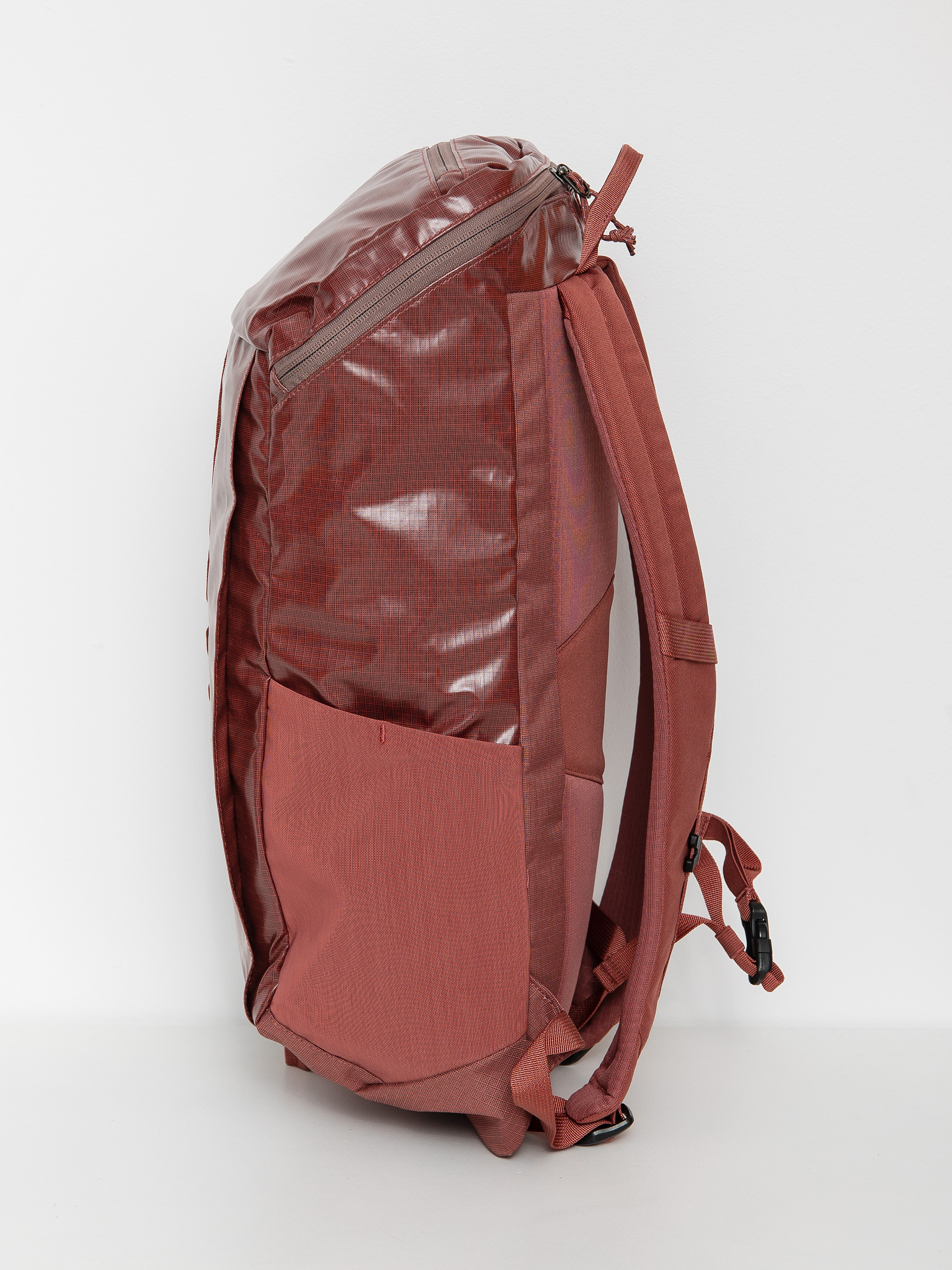 Patagonia Black Hole Pack 25L Backpack (rosehip)