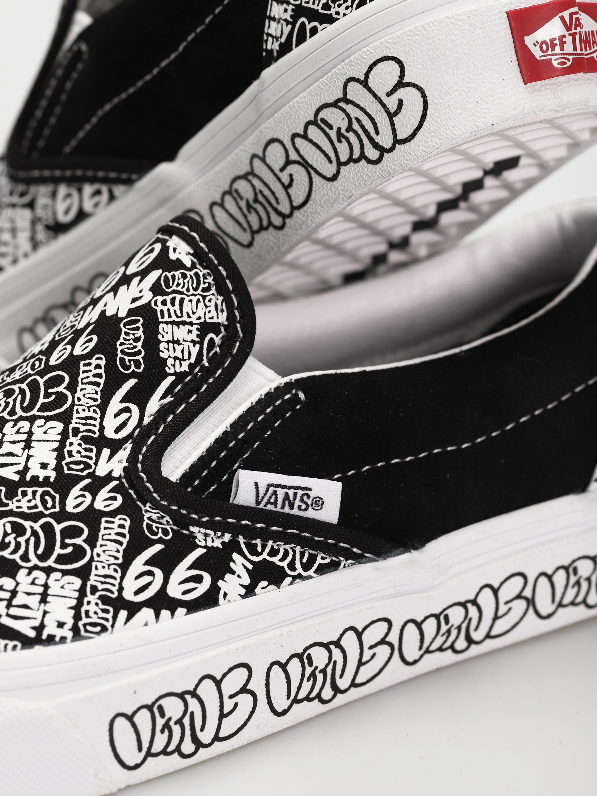 Vans Classic Slip On Shoes (graffiti/black/white)