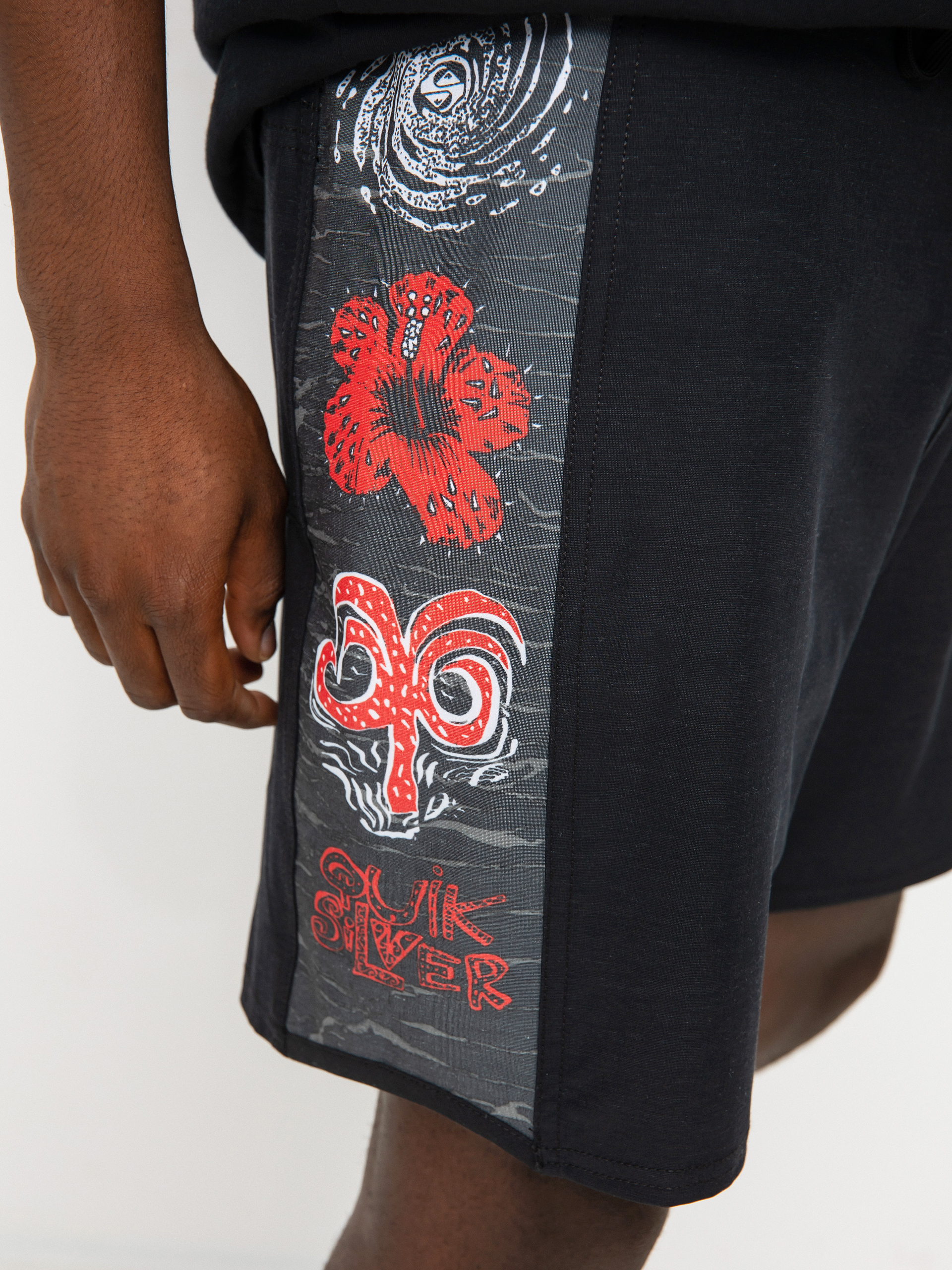 Quiksilver X Stranger Things Original Arch 1986 18 Boardshorts - black ...