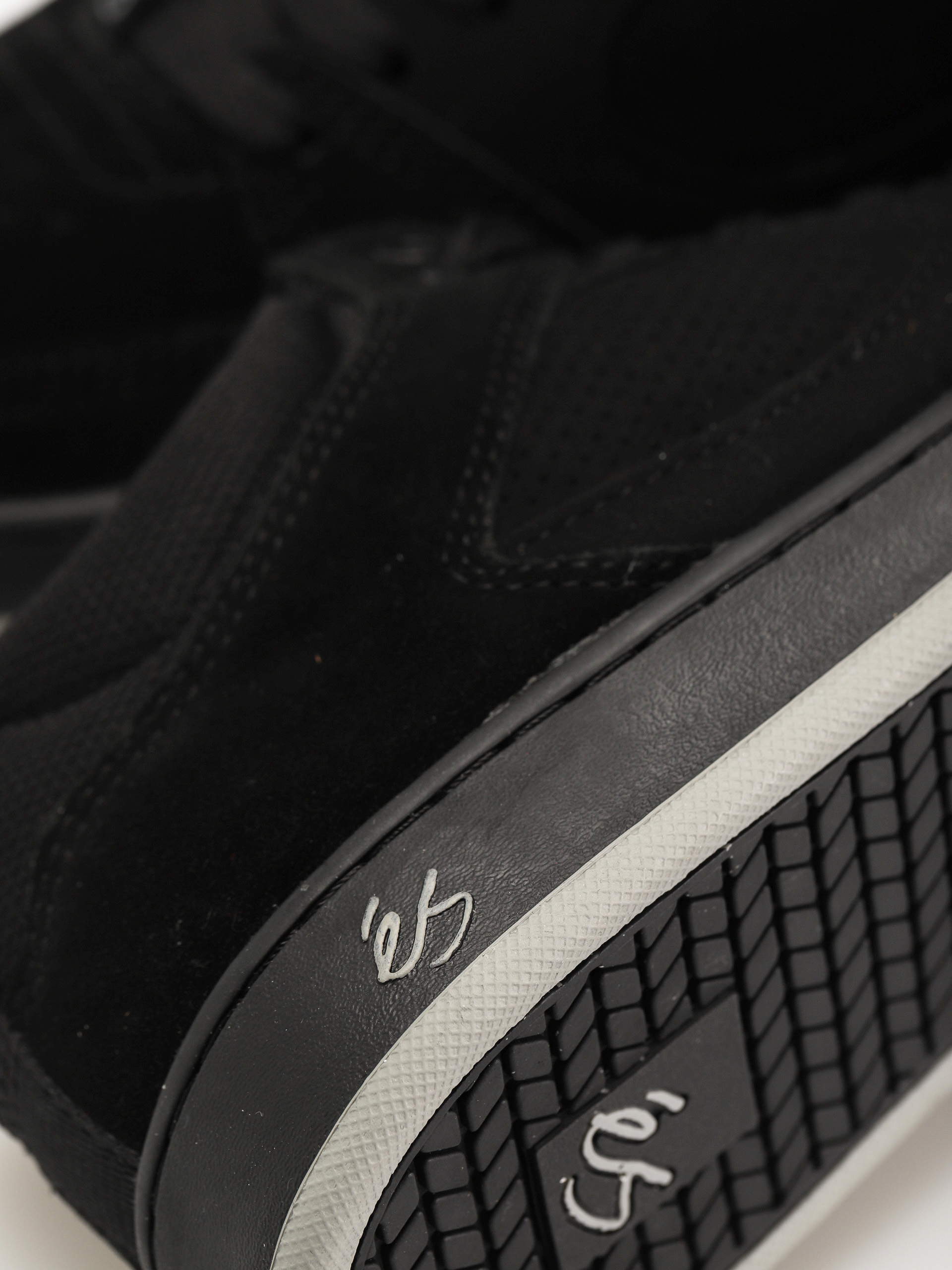 eS Accel Slim Mid Shoes (black/red/grey)