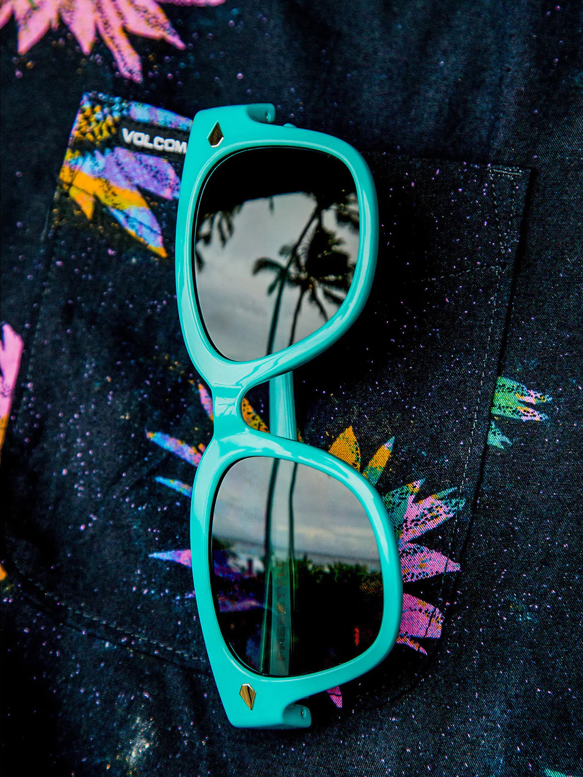 Volcom Freestyle Sunglasses (gloss aqua/gray)