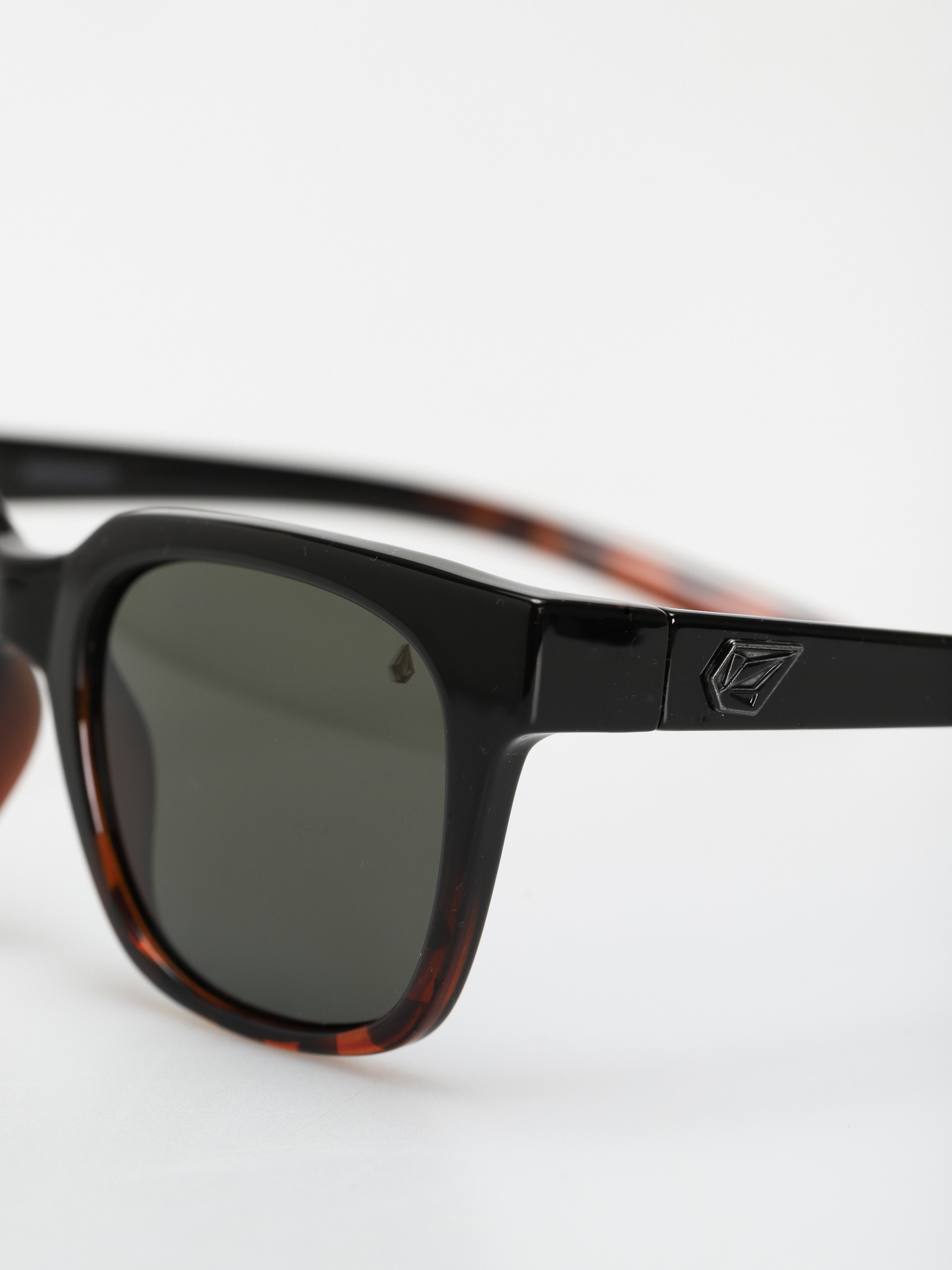 Volcom Morph Sunglasses (gloss darkside/gry polar)
