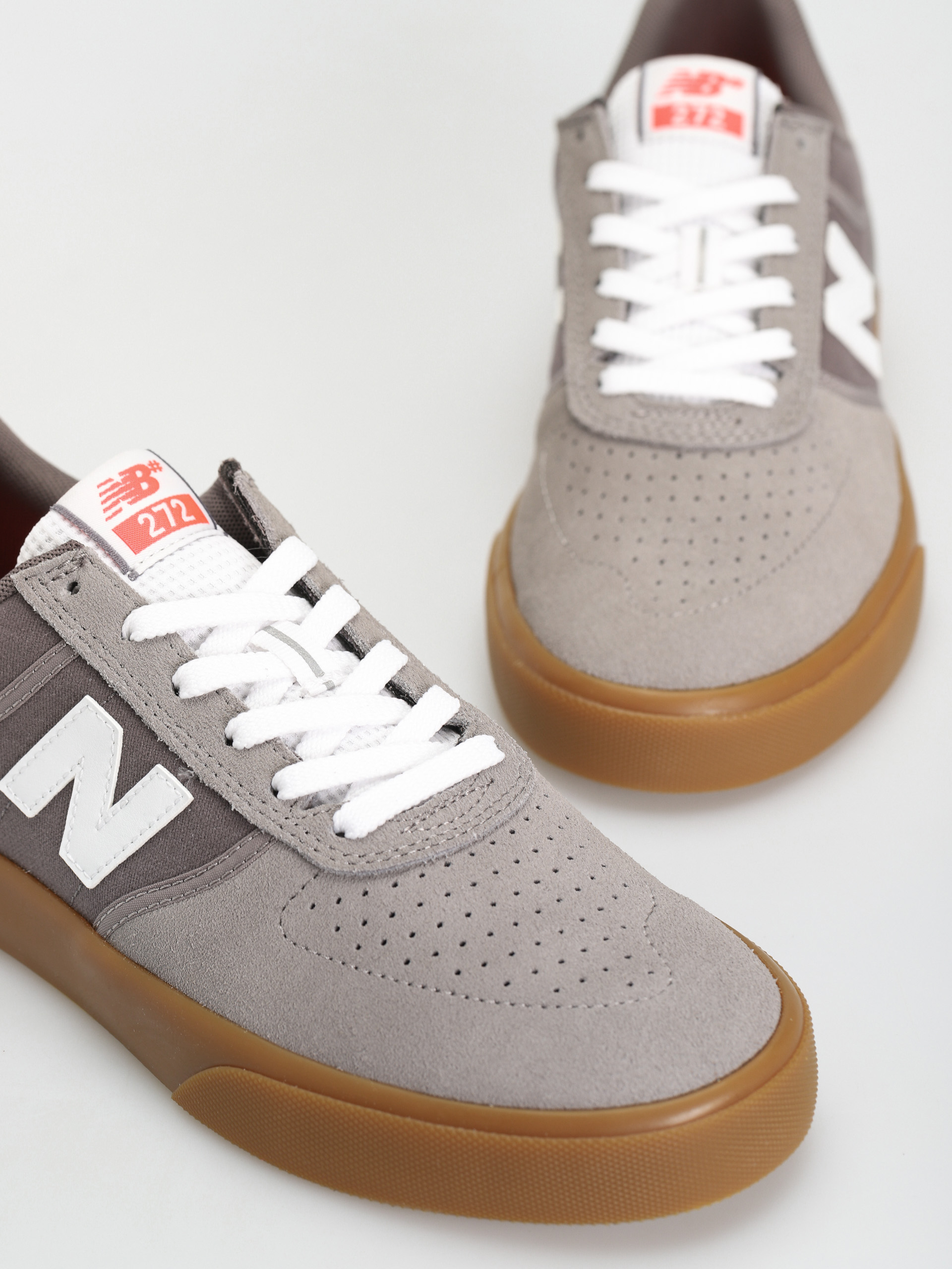 New Balance 272 Shoes (grey/white)