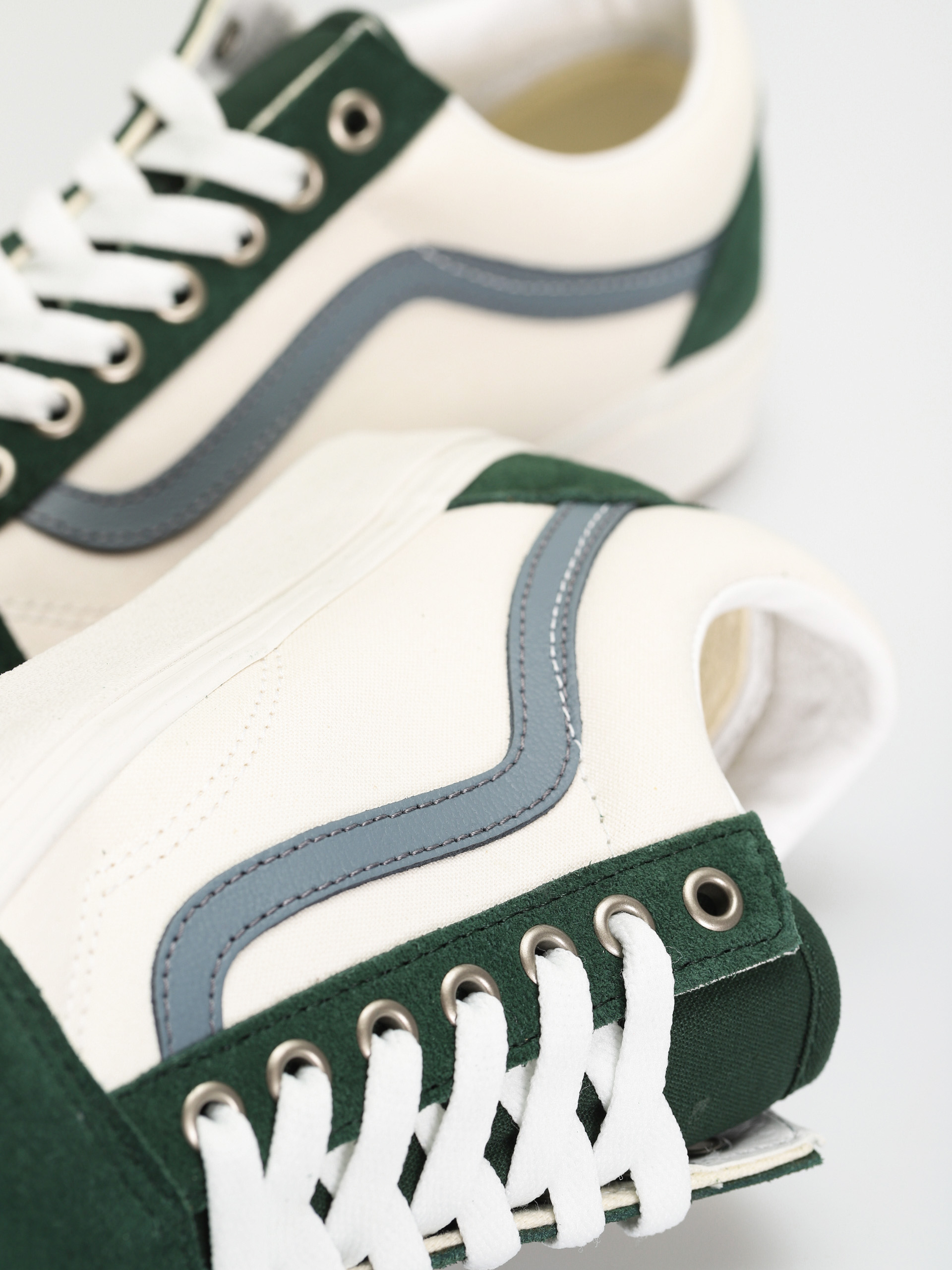 Vans Old Skool Shoes (varsity canvas blue/green)
