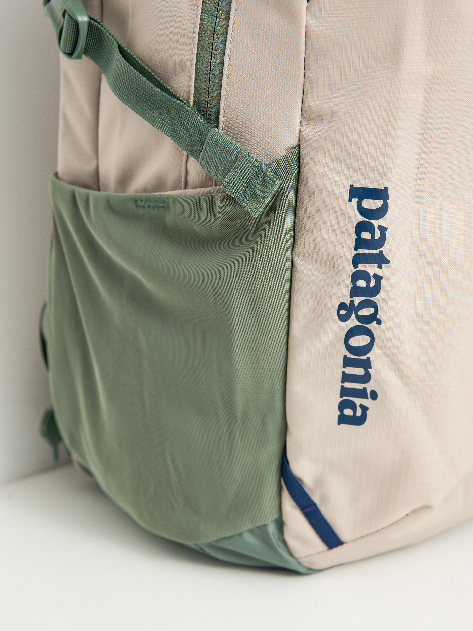 Patagonia Refugio Day Pack 26L Backpack - beige, green (hemlock green)