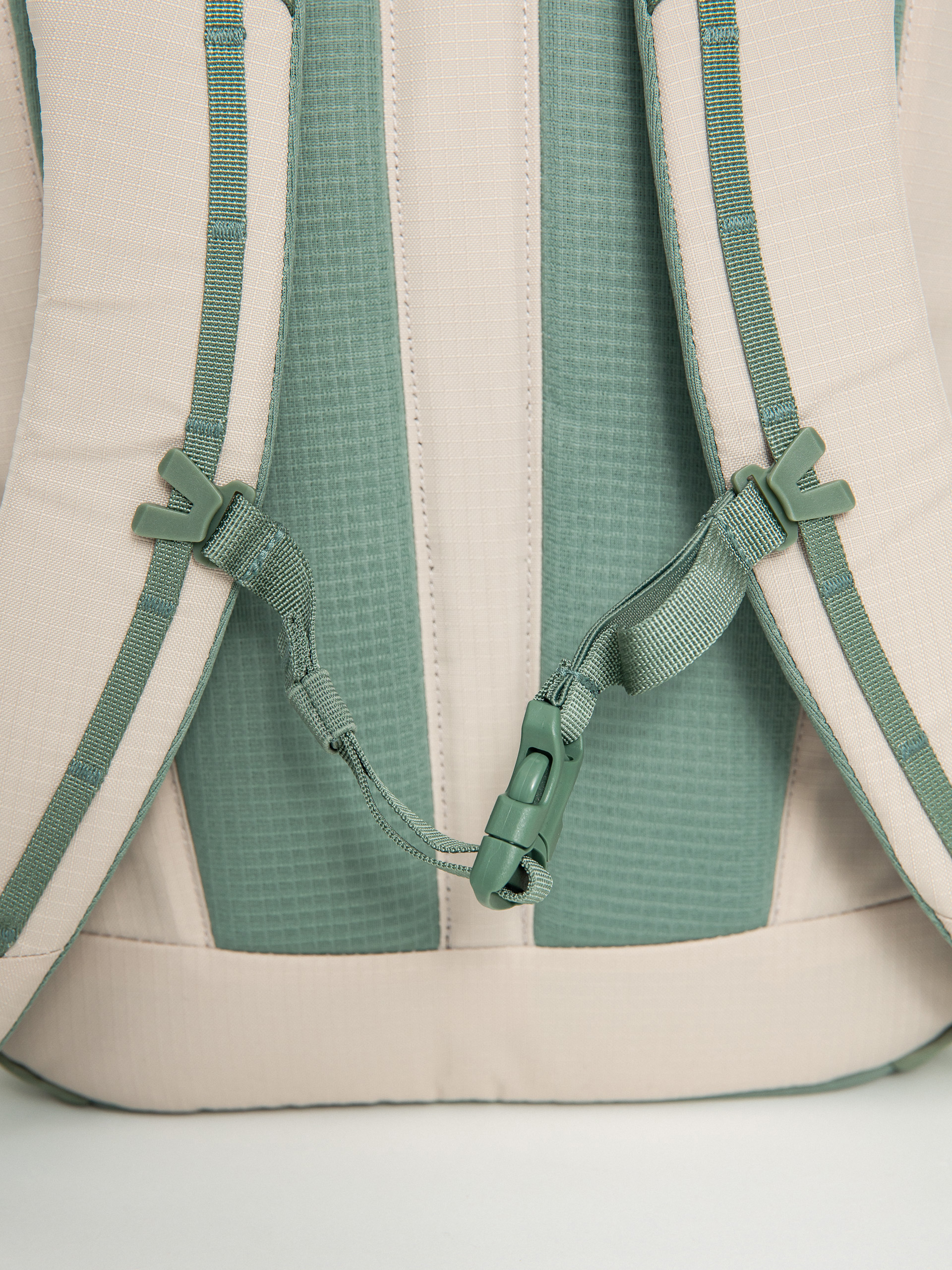 Patagonia Refugio Day Pack 26L Backpack - beige, green (hemlock green)