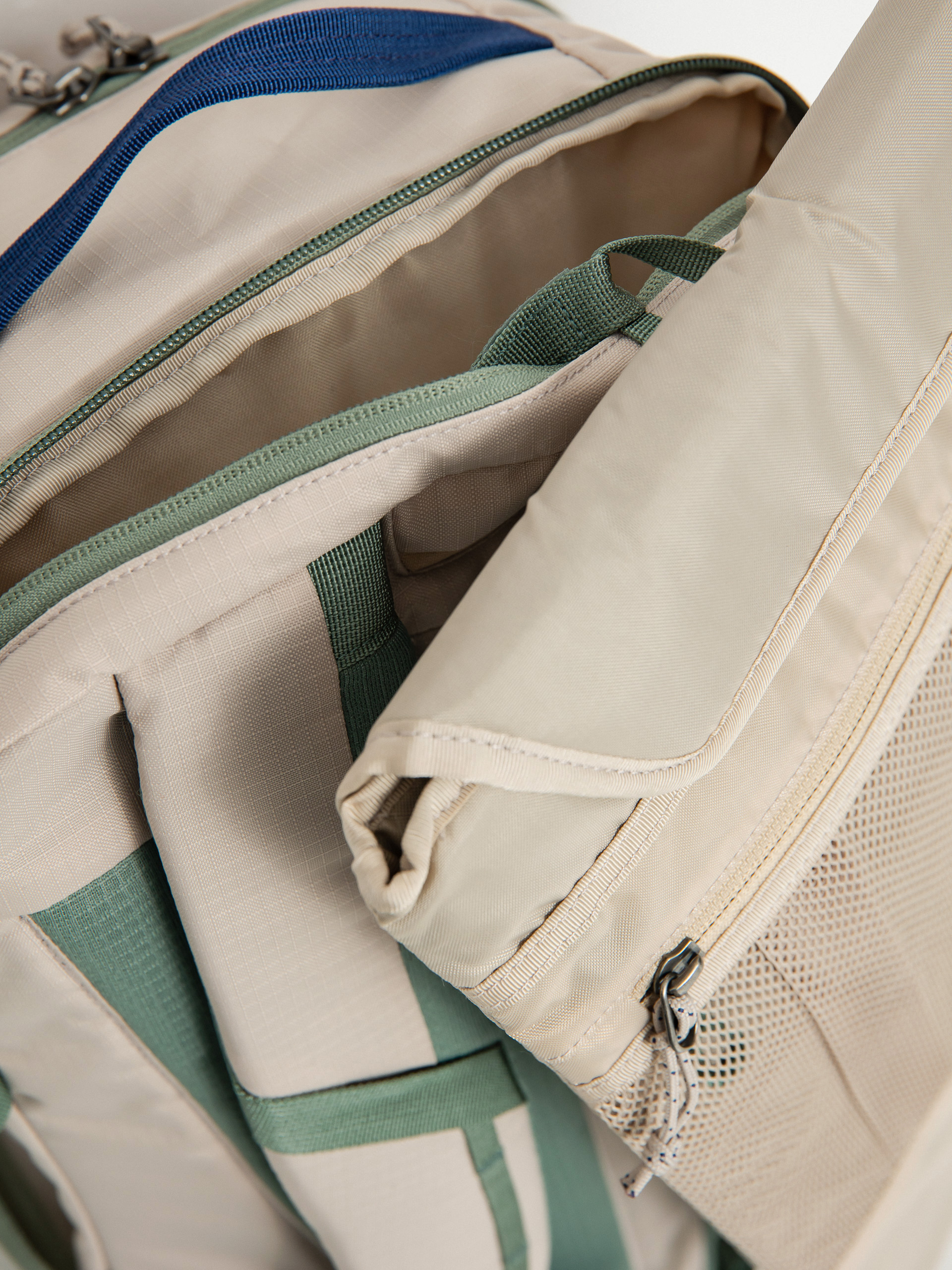 Patagonia Refugio Day Pack 26L Backpack - beige, green (hemlock green)