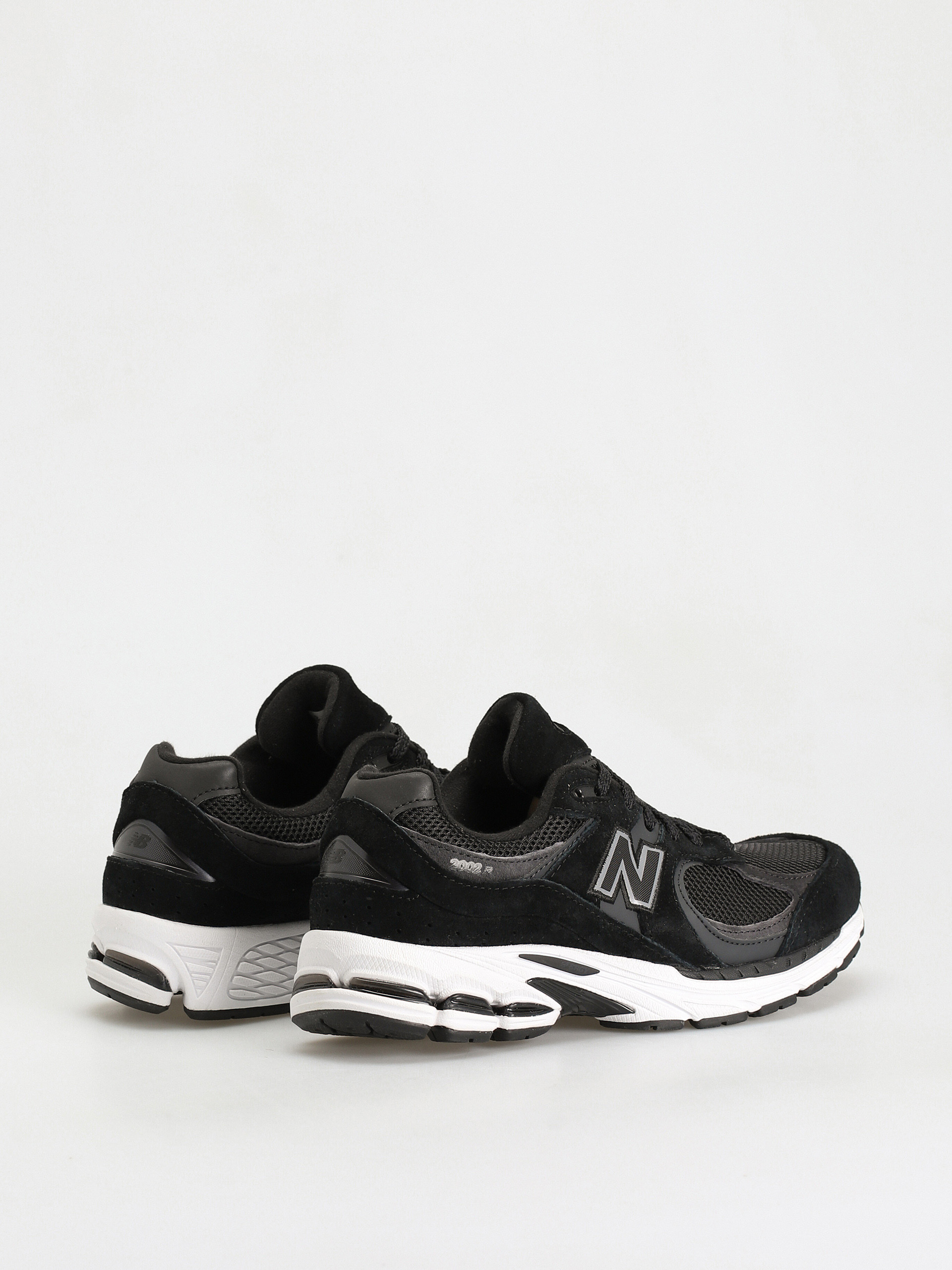 New Balance 2002 Shoes (black)