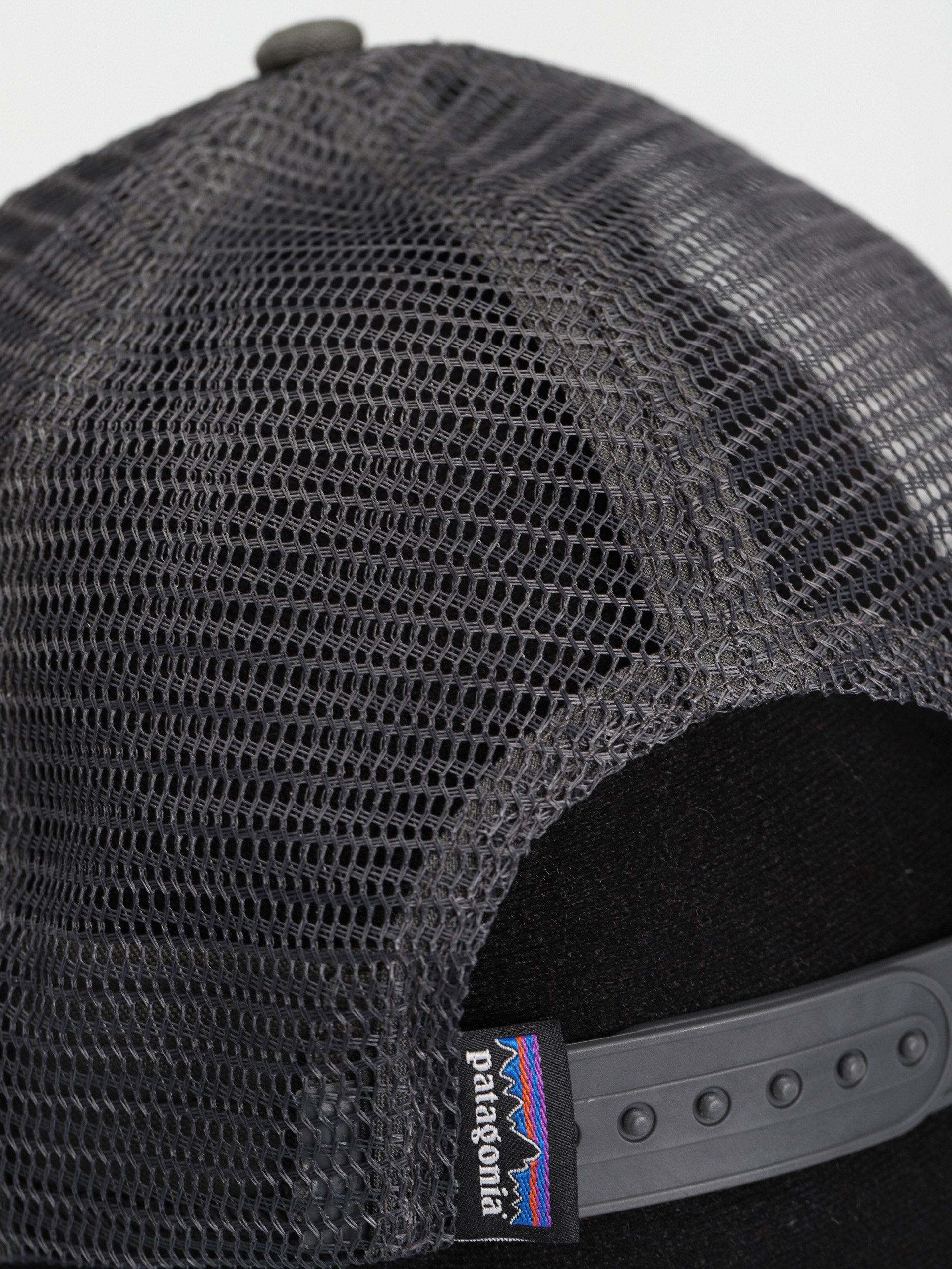 Patagonia P 6 Logo LoPro Trucker Cap (forge grey)