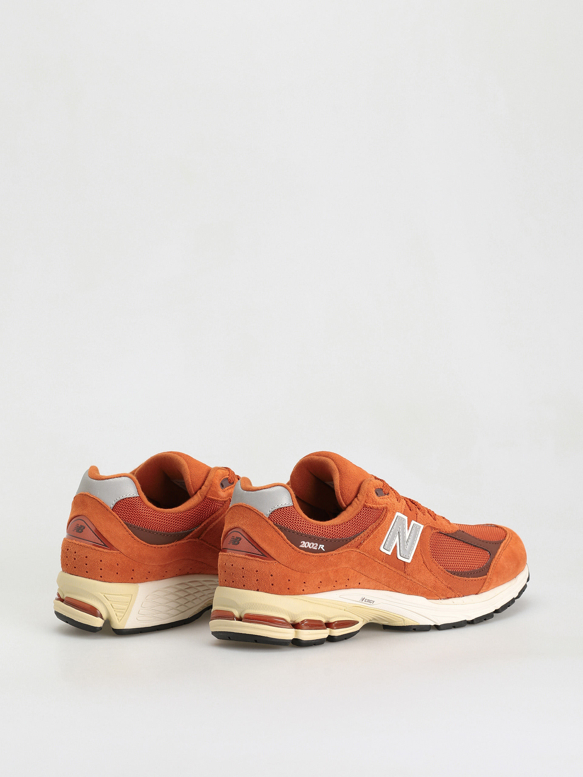 New Balance 2002 Shoes (brown)