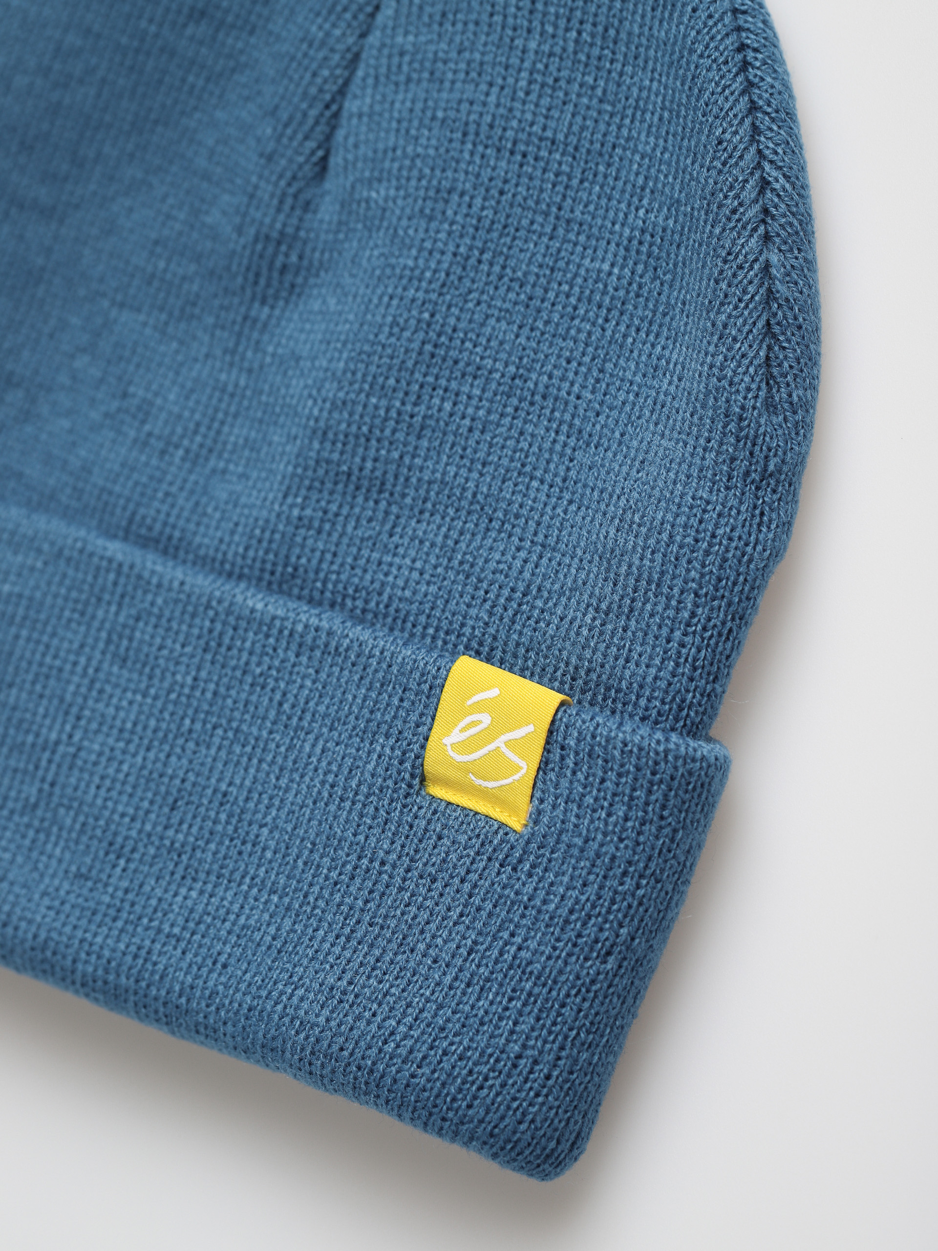 eS Block Beanie (slate)