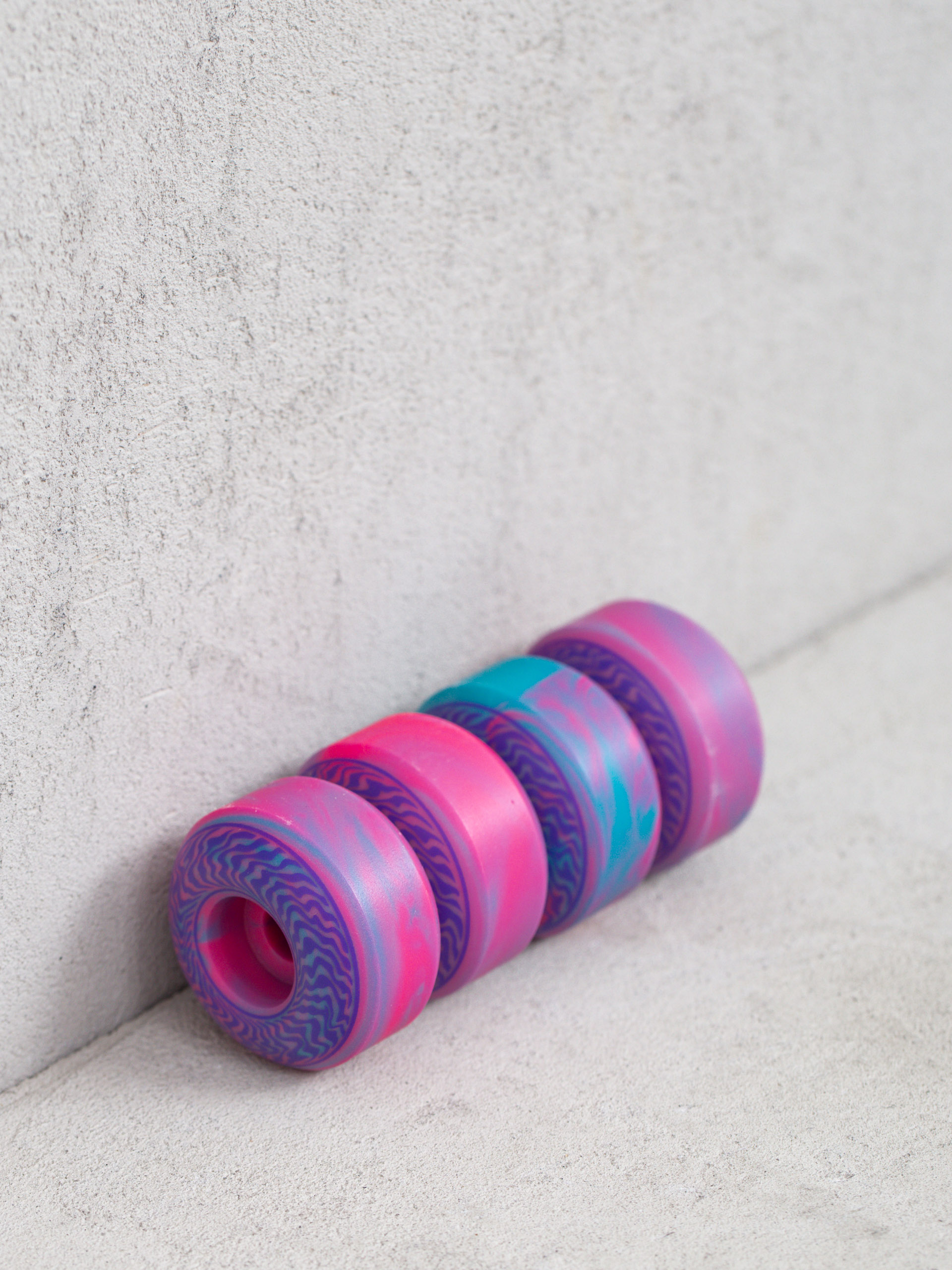 Spitfire F4 99D Swirled Classic Wheels (teal/pink)