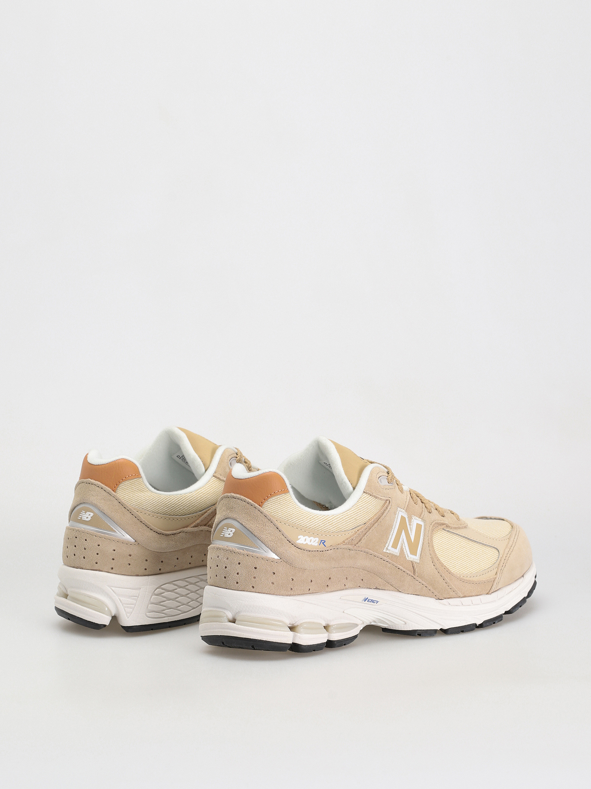 New Balance 2002R Shoes - beige (beige)