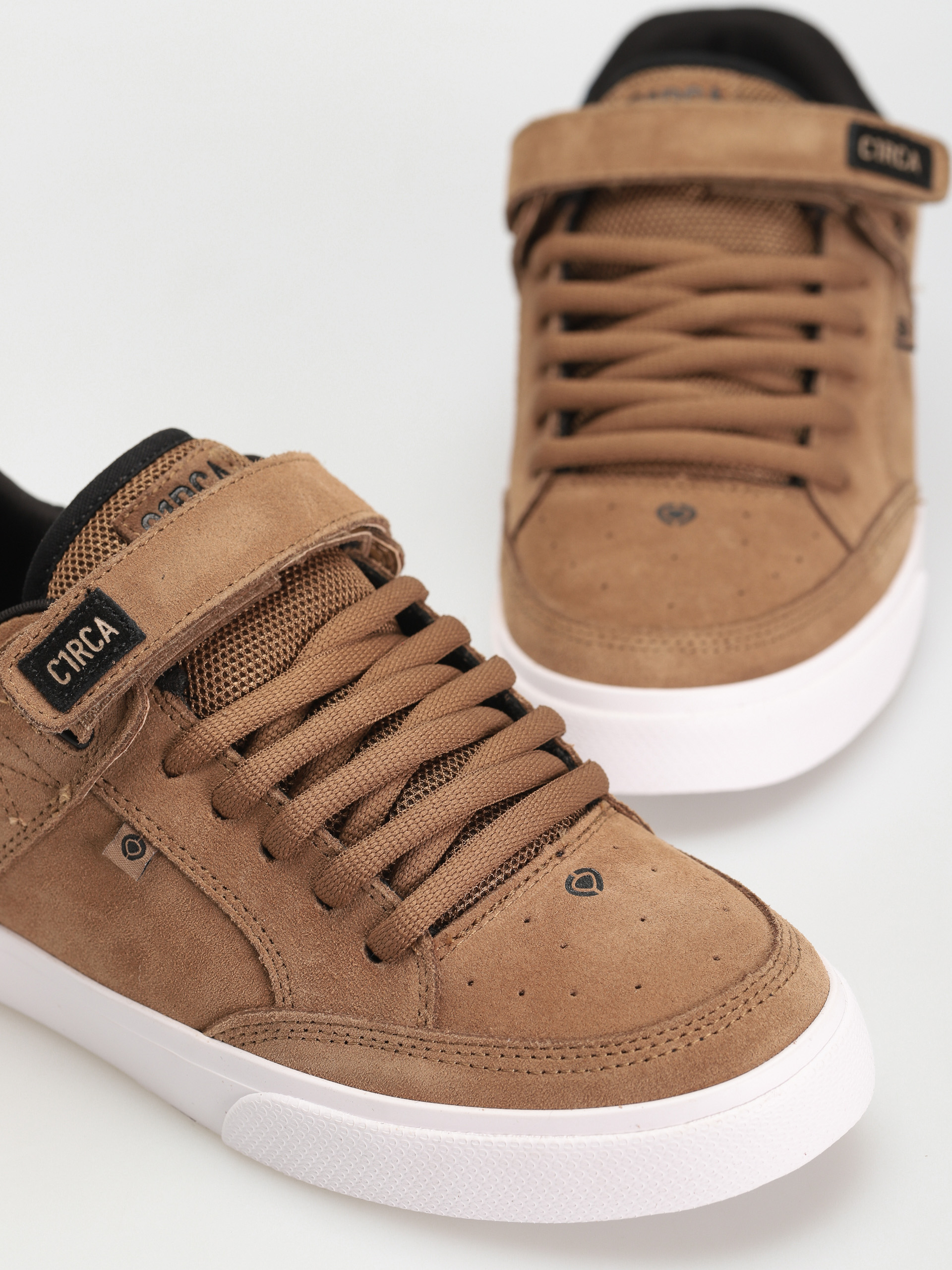 Circa 205 Vulc Shoes (toasted coconut white)