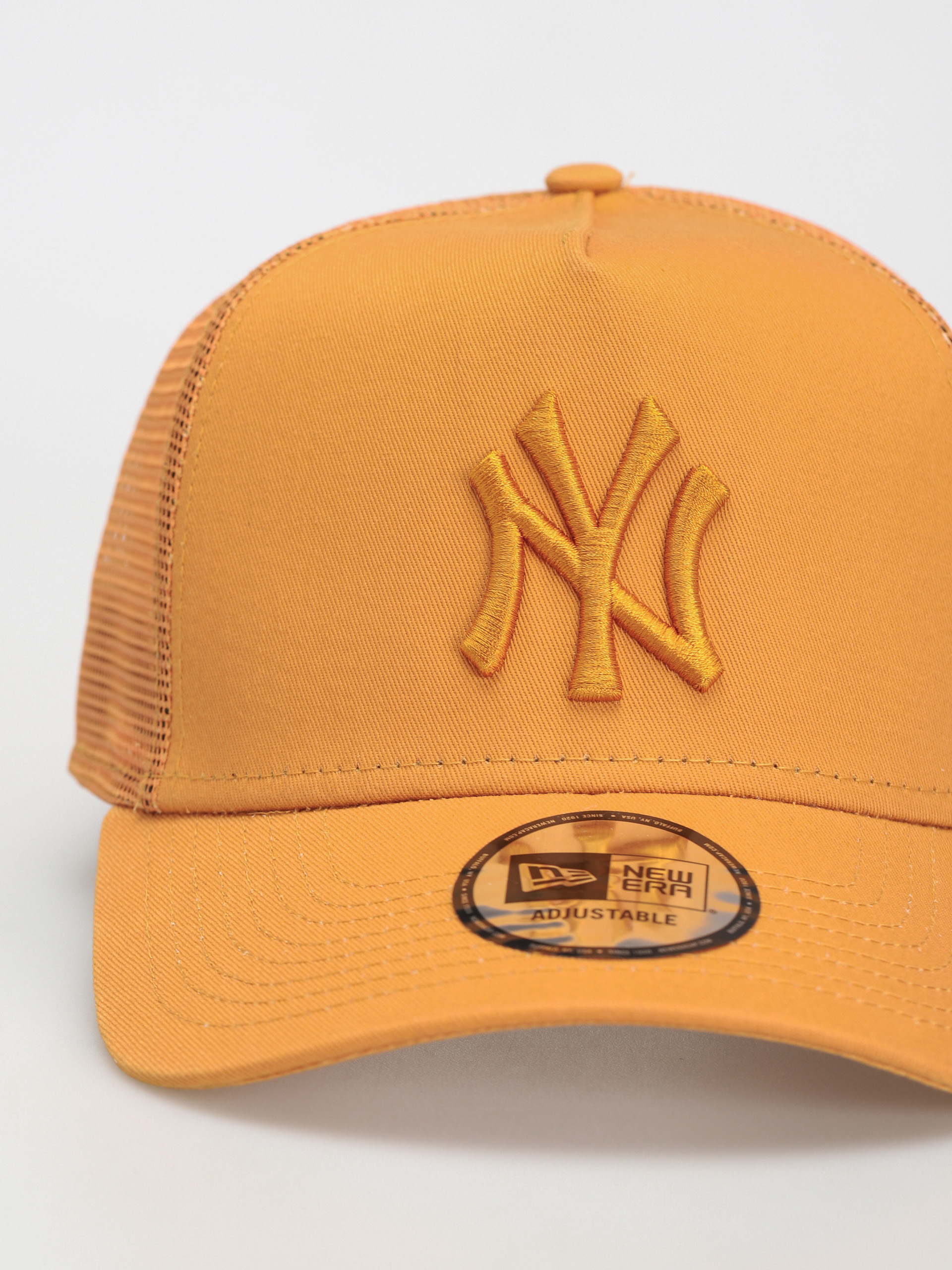 New Era Tonal Mesh Trucker New York Yankees Cap (yellow)