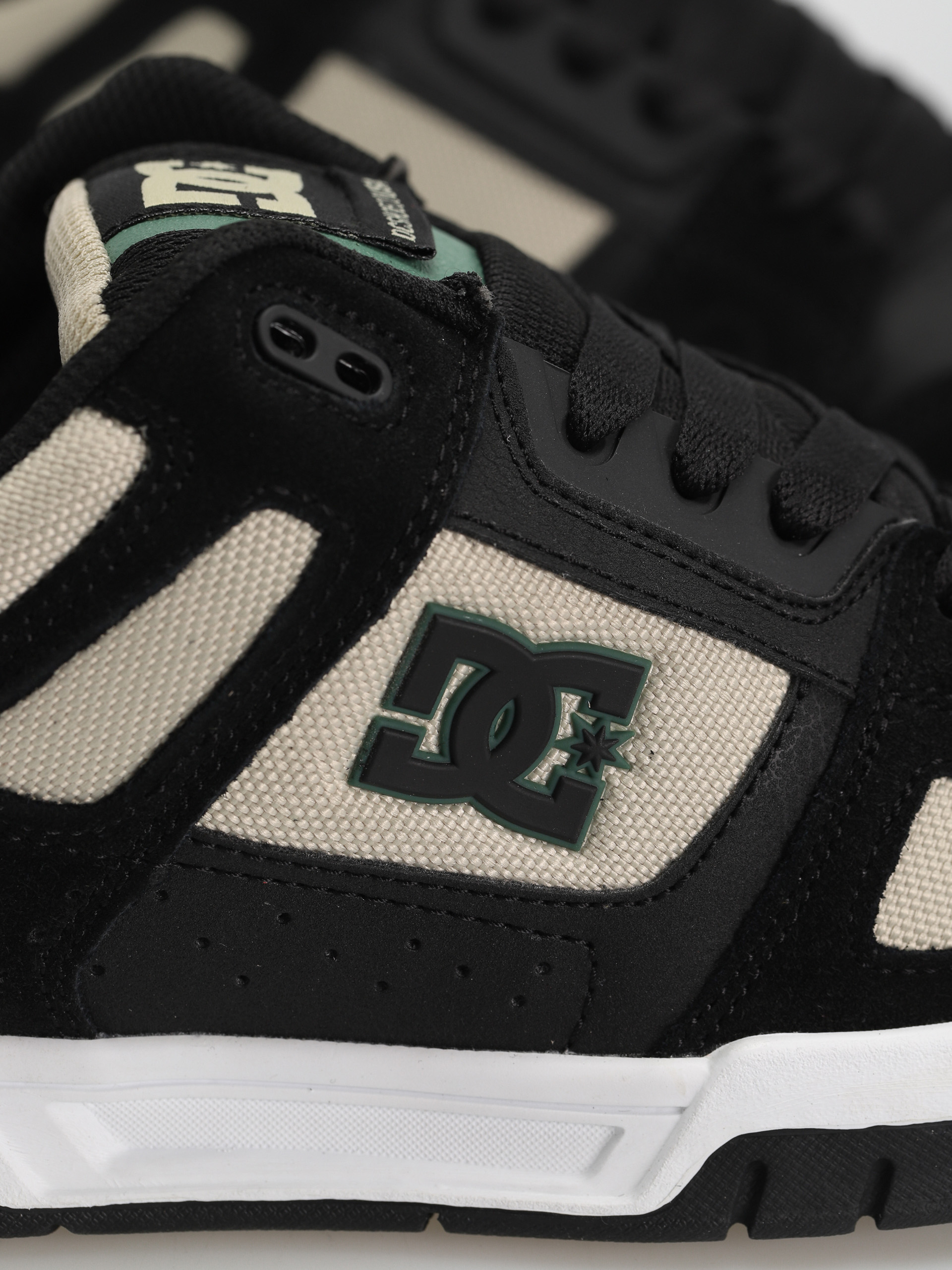 DC Stag Shoes - brown (tan/green)