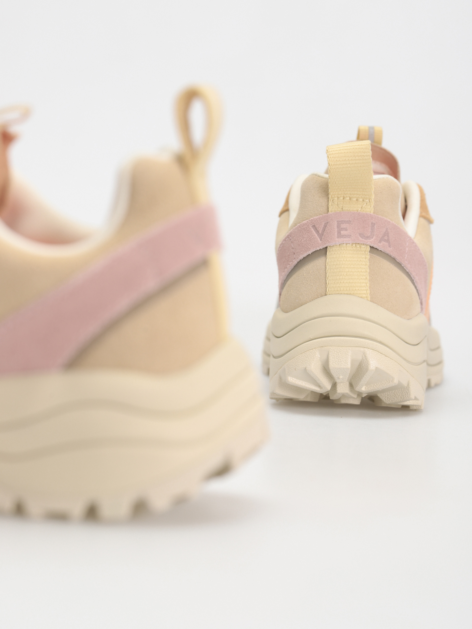 Veja Venturi VC Shoes Wmn (almond peach multico)