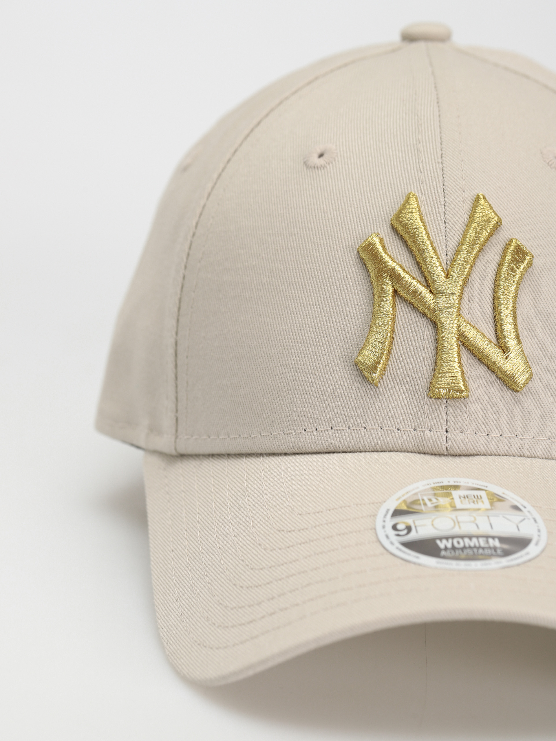 New Era Metallic Logo 9Forty New York Yankees Cap Wmn (stone/gold)