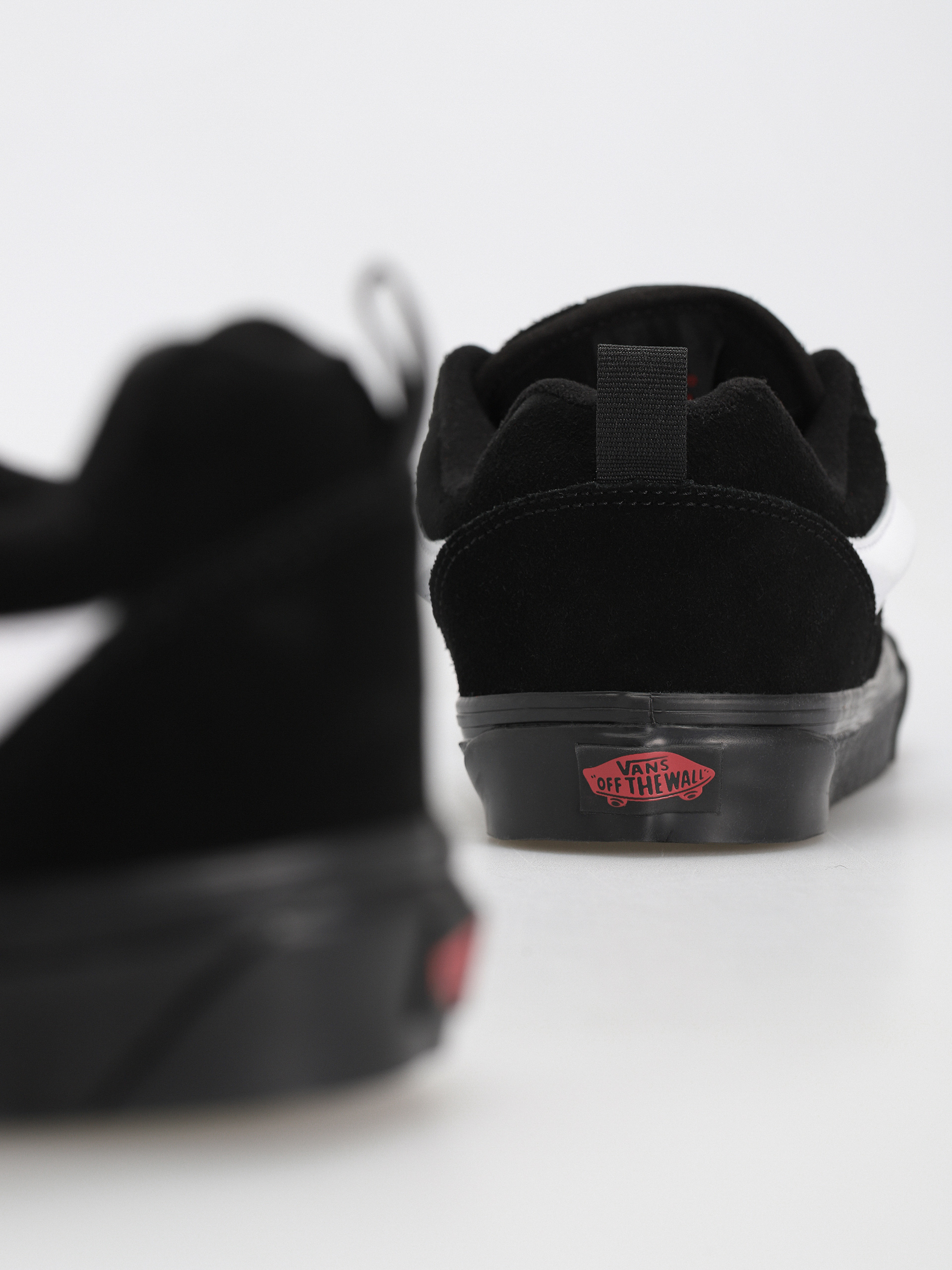 Vans Knu Skool Shoes (suede black)