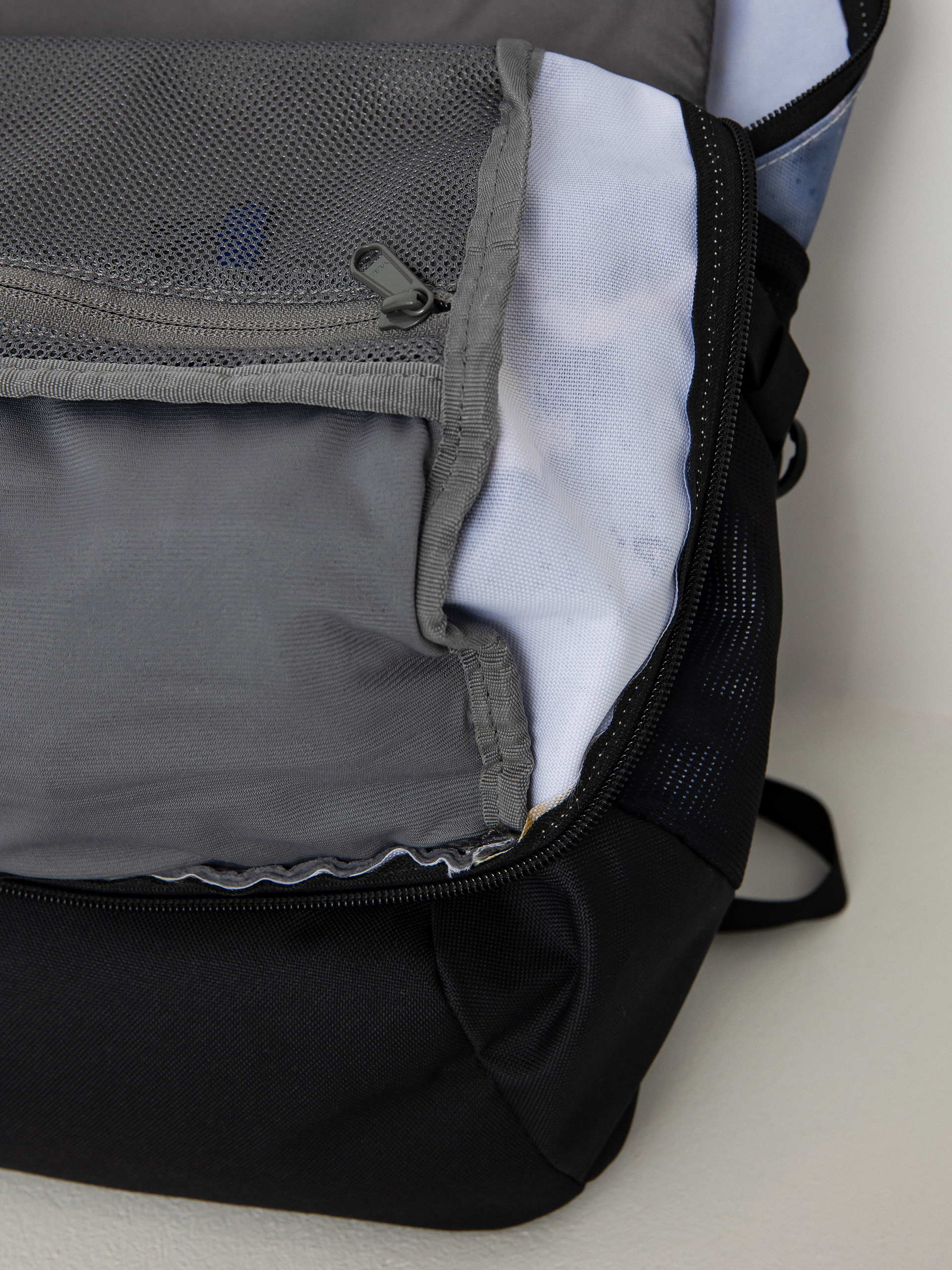 Burton Prospect 2.0 20L Backpack (stout white voyager)