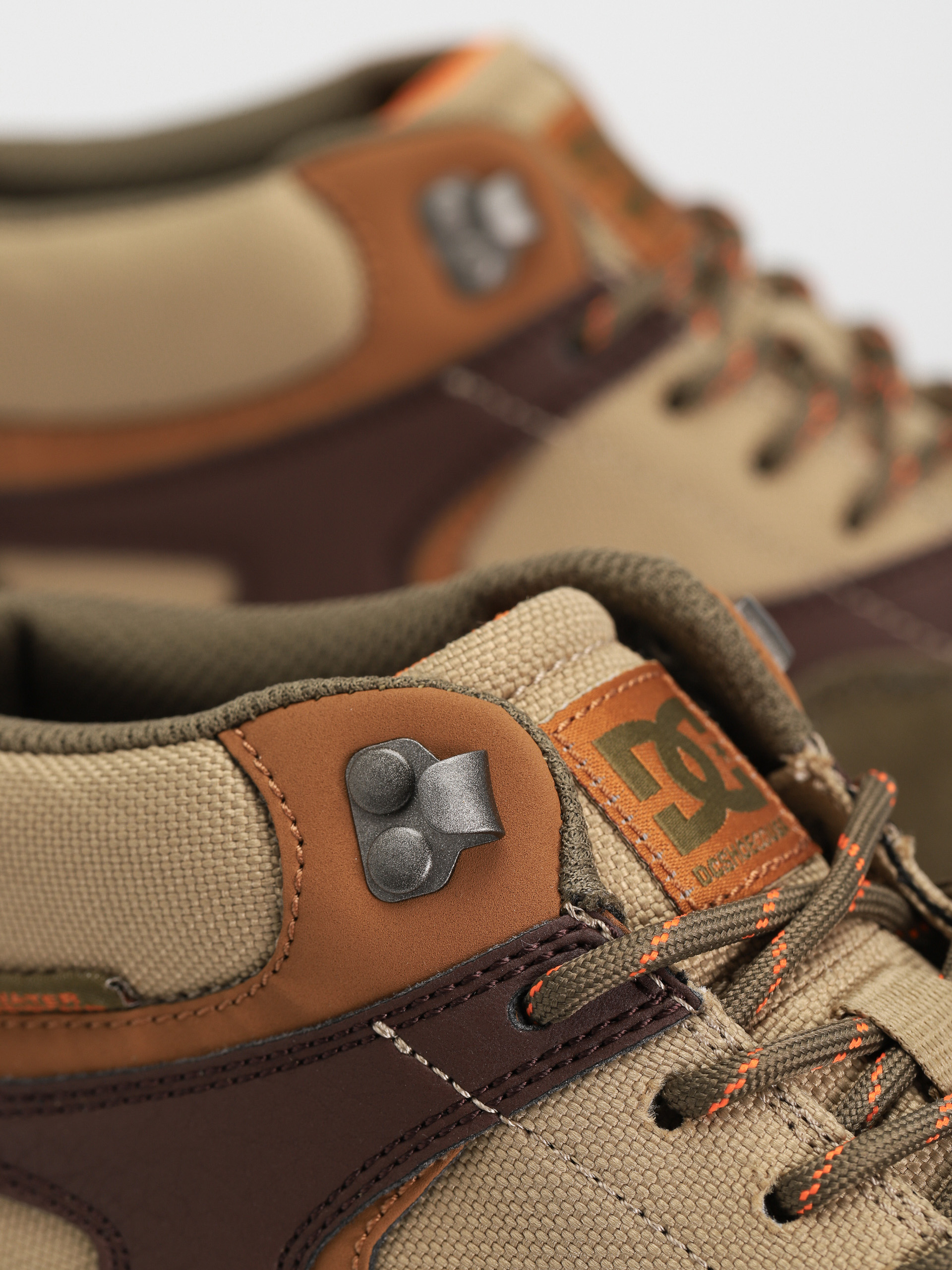 DC Kalis Mid Wnt Shoes (brown/dk chocolate)