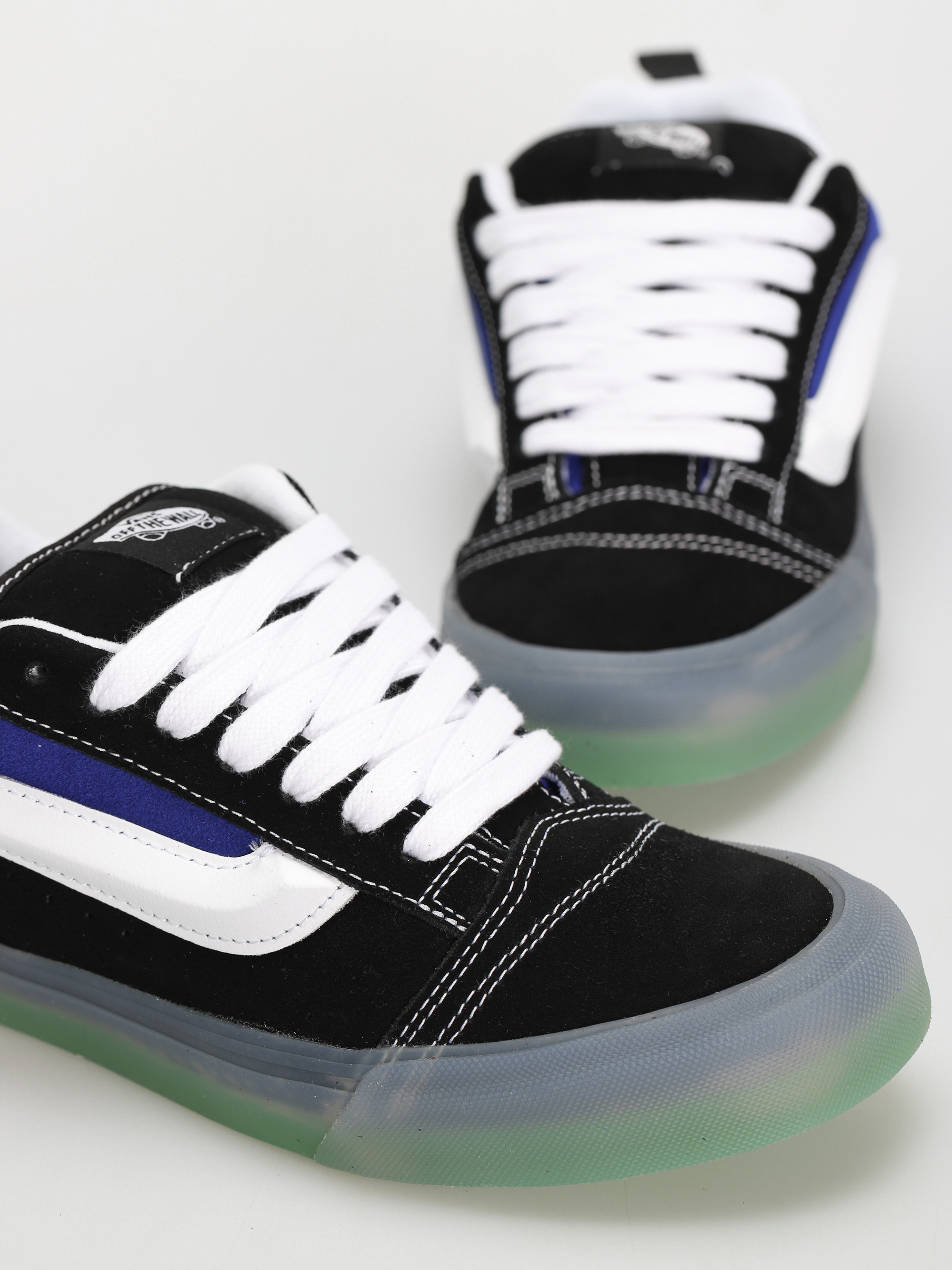 Vans Knu Skool Shoes - black (translucent black/blue)