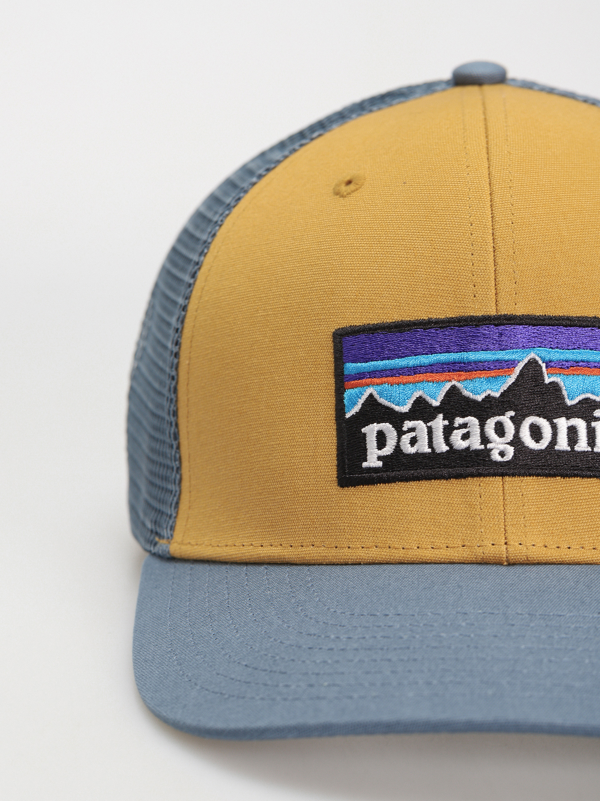 Patagonia Cap P-6 Logo Trucker - multicolor (pufferfish gold)