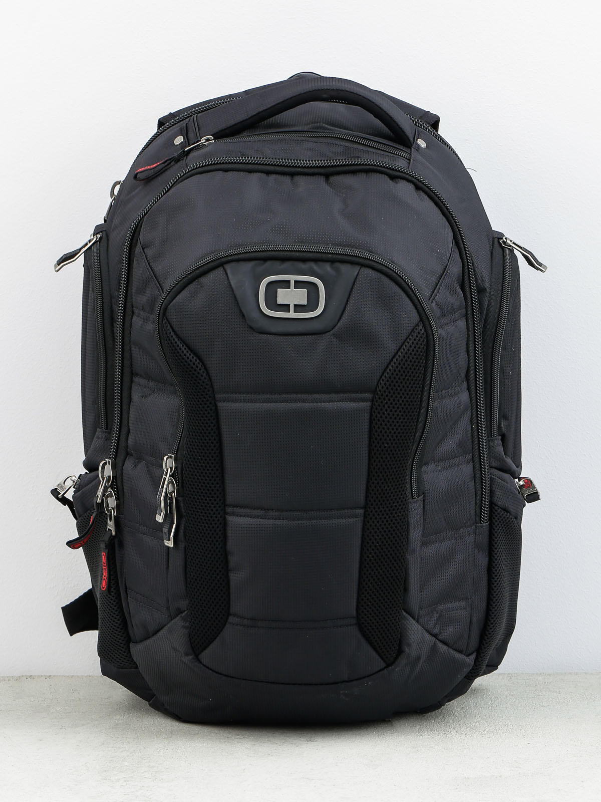 Ogio backpack Bandit 17 - black (black)